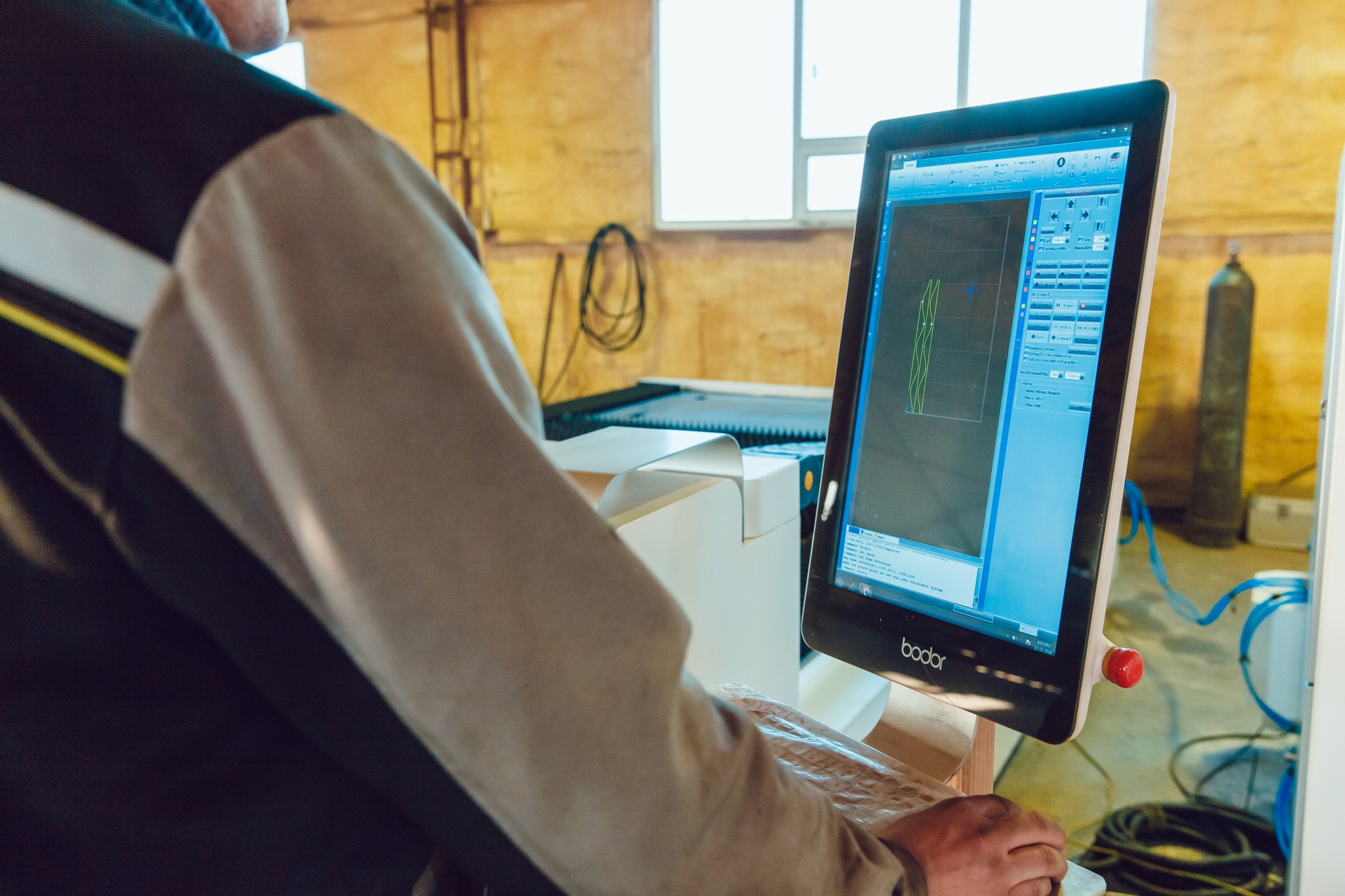 Лазерная резка метала - Agniy